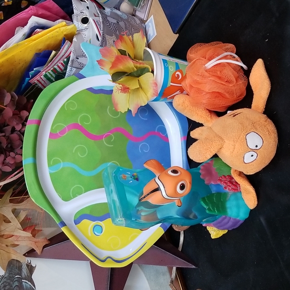 Disney | Bath, Skin & Hair | Disney Finding Nemo Bath Bundle | Poshmark